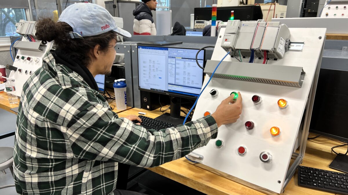 Electronic Engineering Technology - Johnson College of Technology